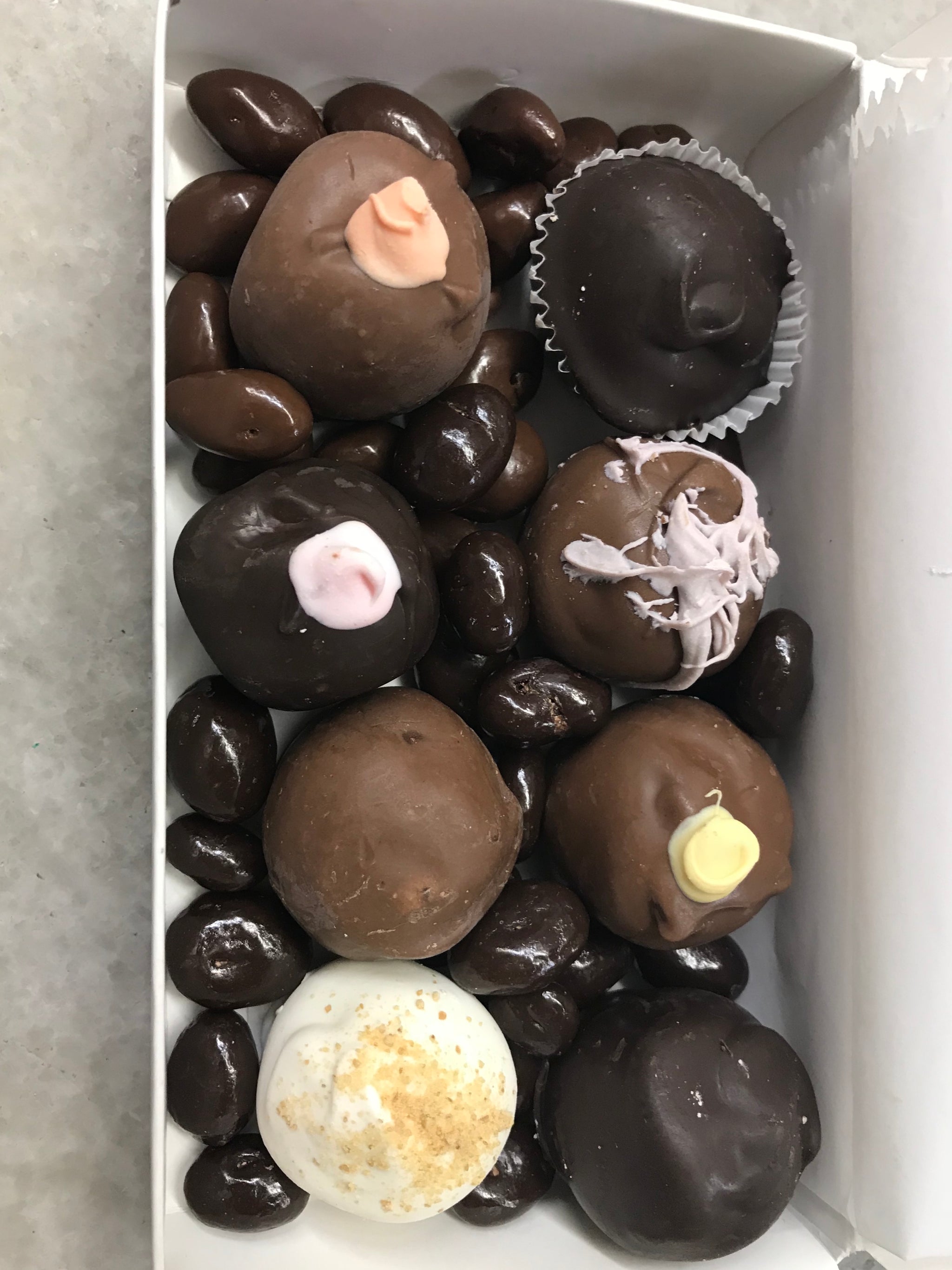 Hand Dipped Chocolates – Dutchman's Hidden Valley
